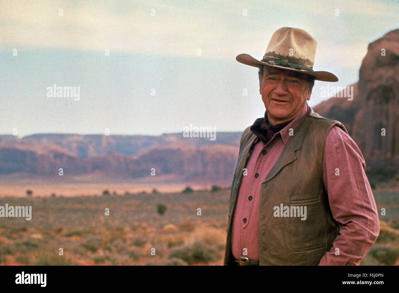 1973, Film Title: TRAIN ROBBERS, Director: BURT KENNEDY, Pictured: BURT ...