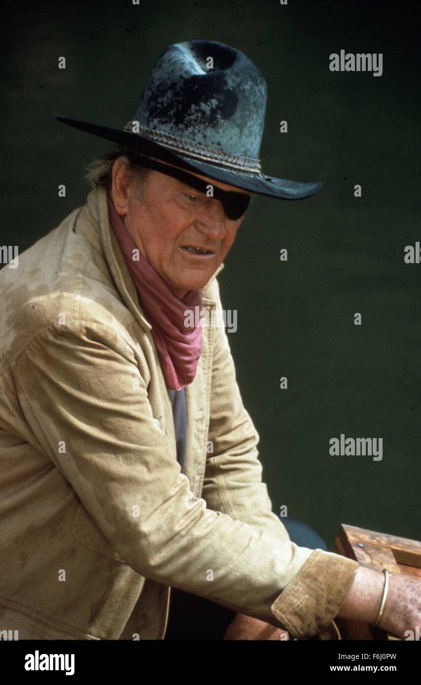 John wayne rooster cogburn 1975 hi-res stock photography and images - Alamy