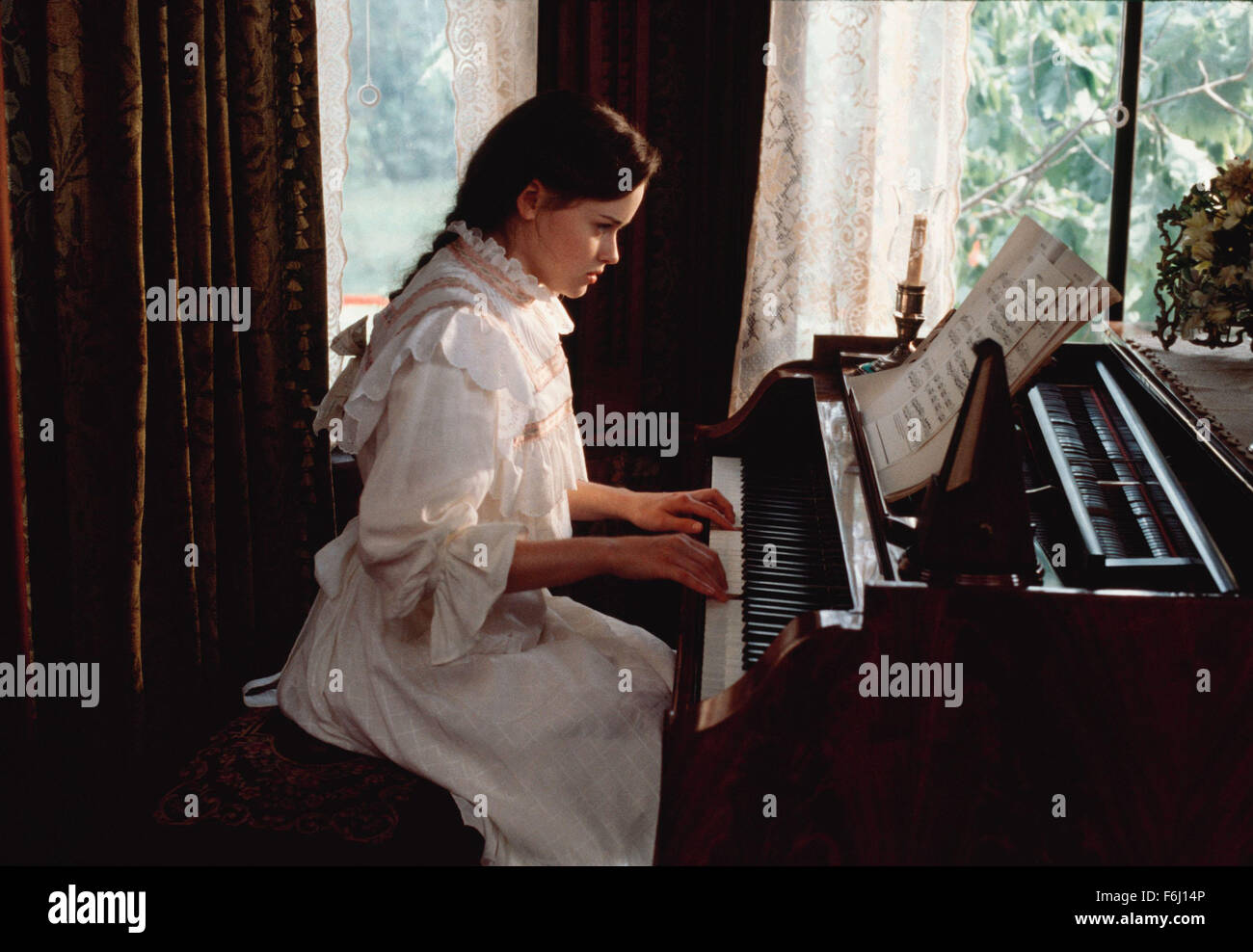 Oct 11, 2002; Baltimore, MD, USA; Actress ALEXIS BLEDEL stars as Winnie ...