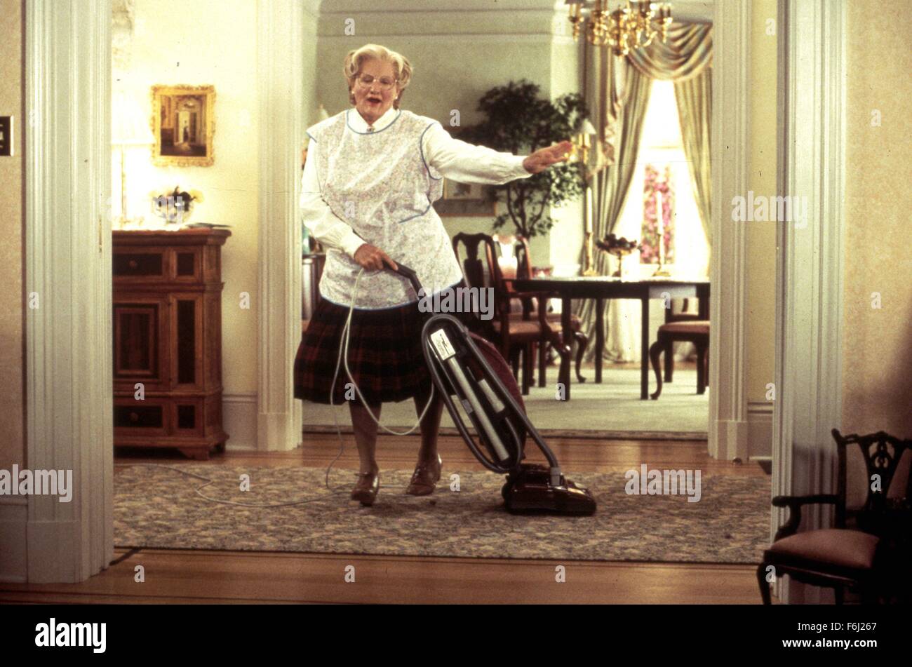 Mrs doubtfire hi-res stock photography and images - Alamy