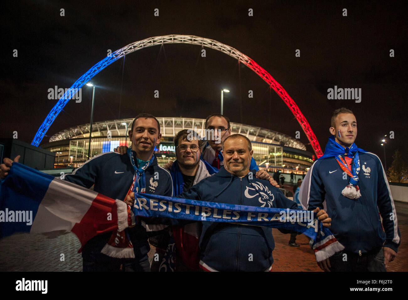 French flag scarf hi-res stock photography and images - Alamy