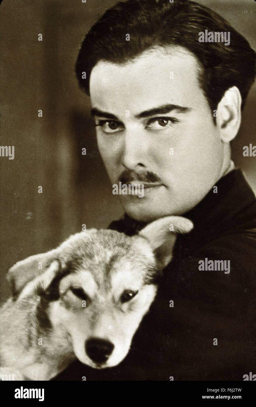 Animals with actors hi-res stock photography and images - Alamy