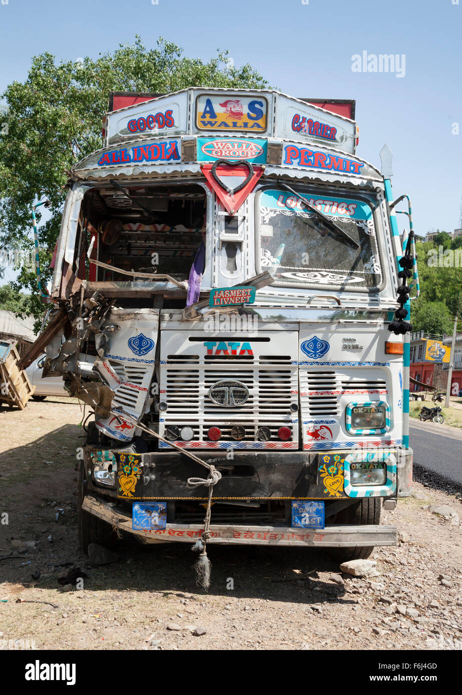Truck crash india hi-res stock photography and images - Alamy