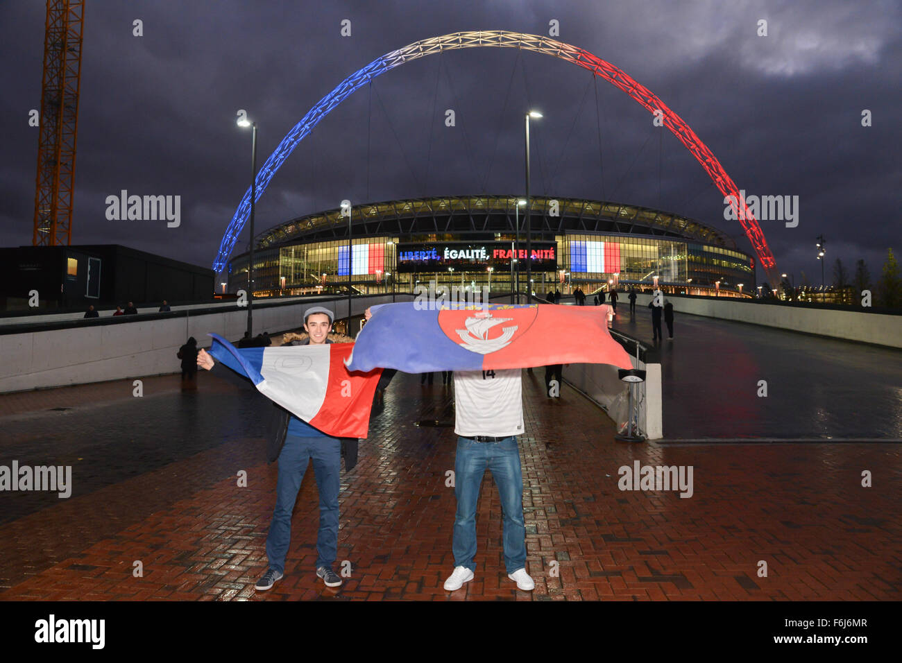 England flags wembley hi-res stock photography and images - Alamy
