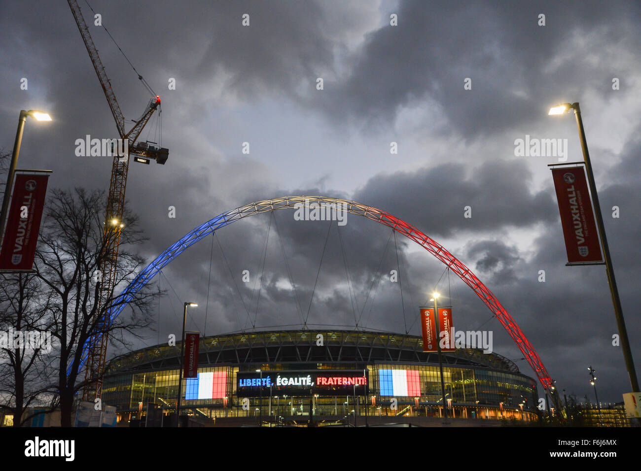 Wembley Stadium, London, UK. 17th November 2015. Fans arrive at Wembley ...