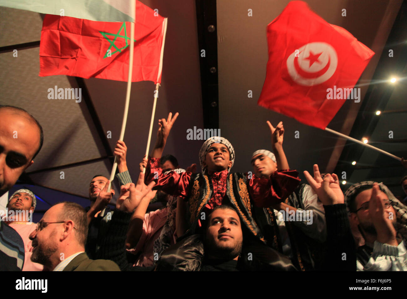 Gaza City, Gaza. 17th Nov, 2015. Palestinian youth perform during a ...