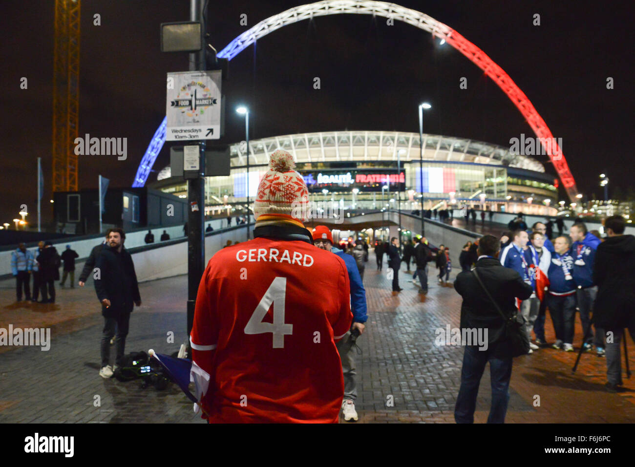 Wembley Stadium, London, UK. 17th November 2015. Fans arrive at Wembley ...