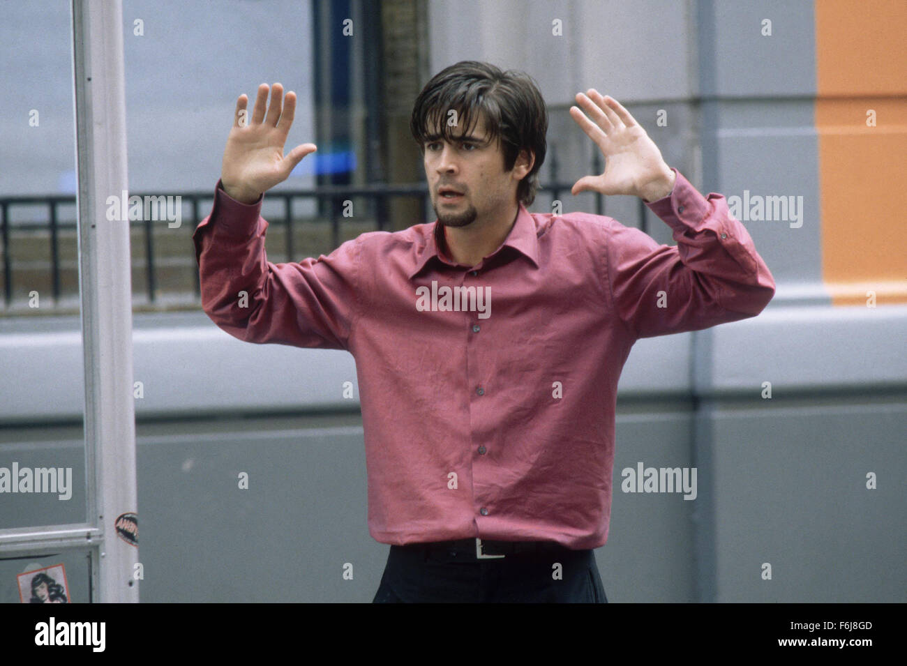 Phone booth colin farrell 2003 hi-res stock photography and images - Alamy