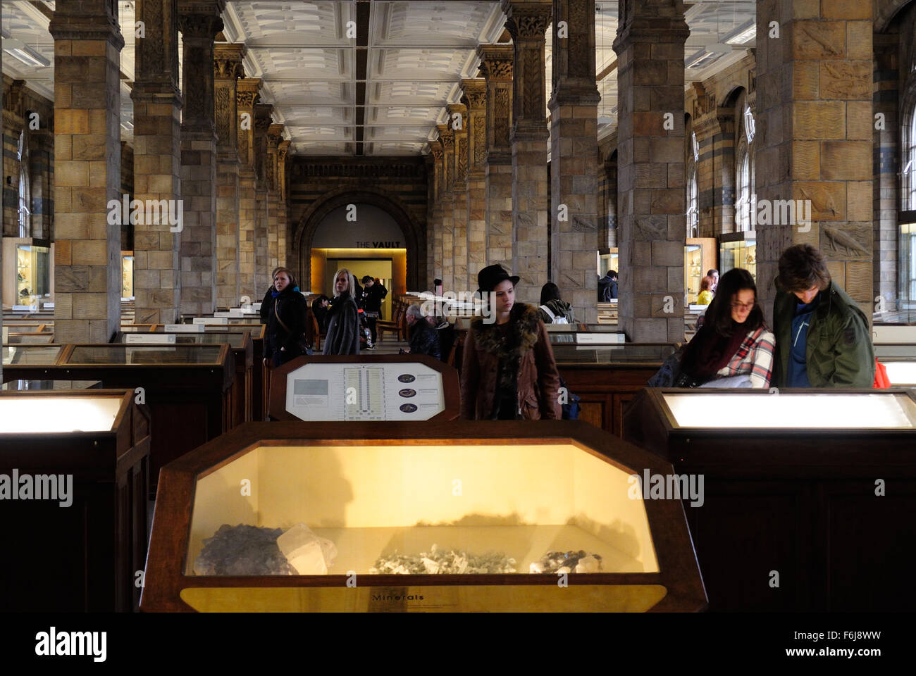 Minerals gallery natural history museum hi-res stock photography and ...