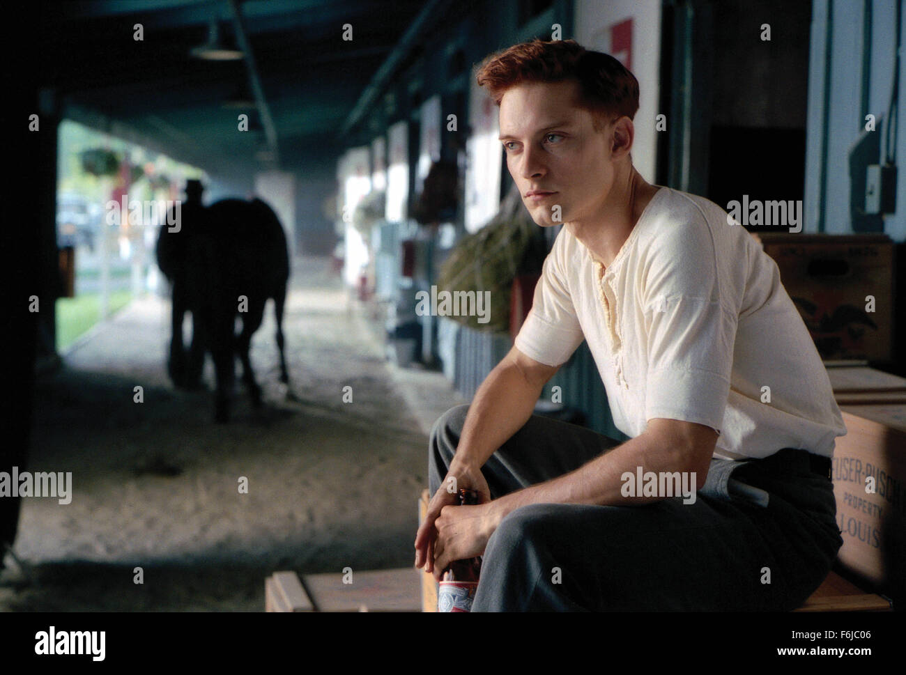 Tobey maguire seabiscuit 2003 hi-res stock photography and images - Alamy