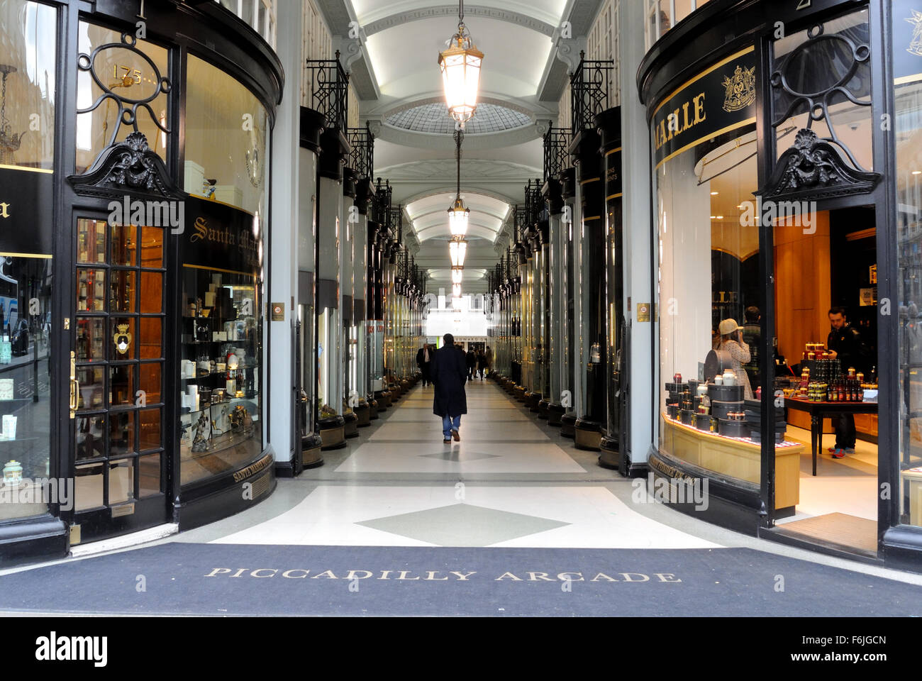 Grand central arcade hi-res stock photography and images - Alamy