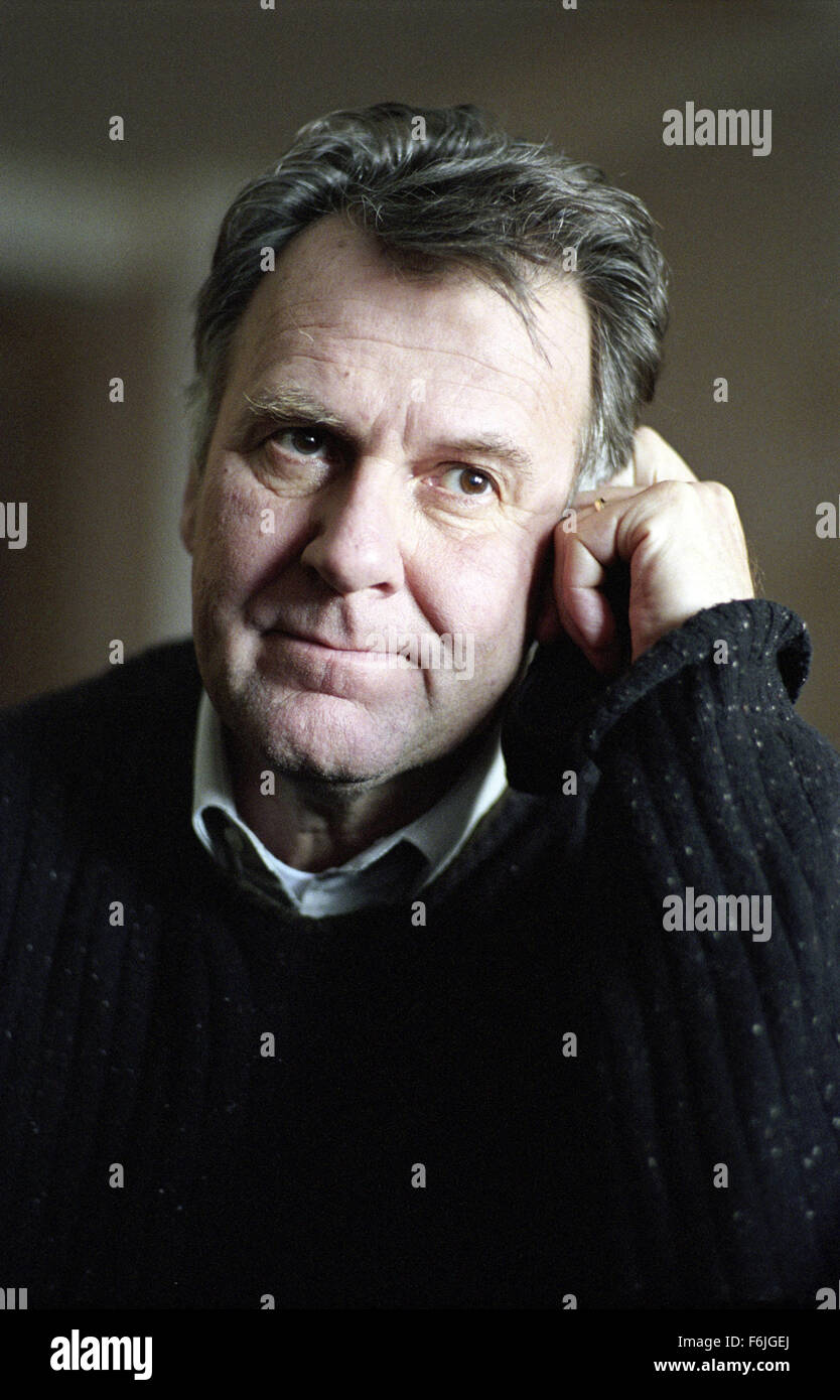 Tom Wilkinson In Eternal Sunshine Of The Spotless Mind: A Deep Dive ...
