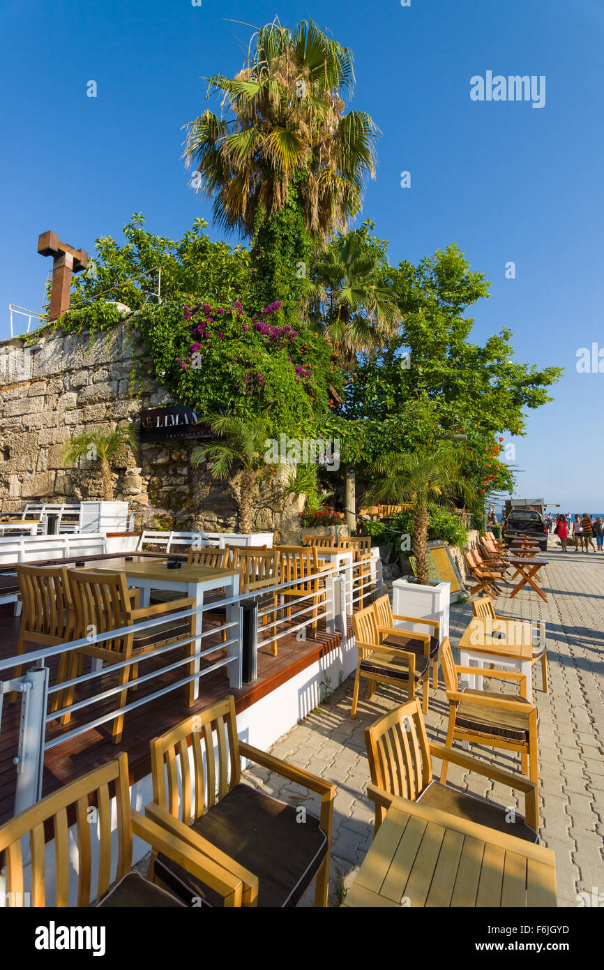 Greek seaport hi-res stock photography and images - Alamy