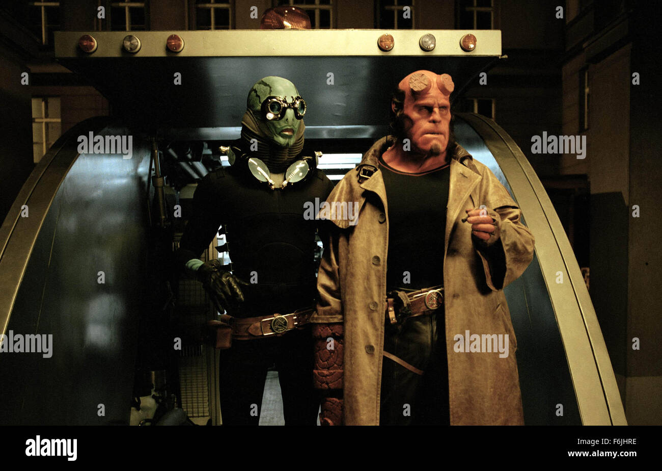 Doug jones as abe sapien film title hellboy ii hi-res stock photography ...
