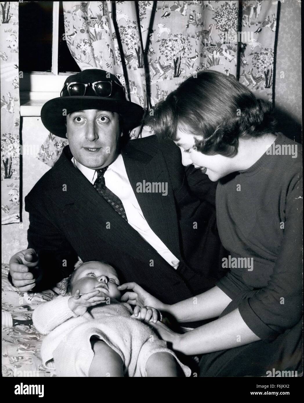 Cant resist hi-res stock photography and images - Alamy