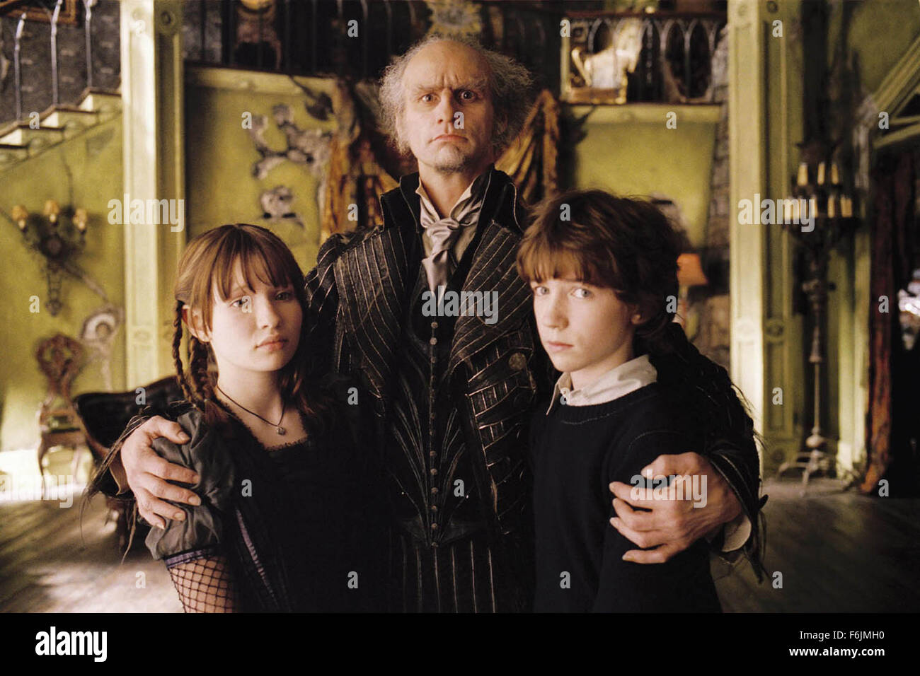 Sep 14, 2004; Boston, MS,U.S.A: Actor JIM CARREY as Count Olaf, EMILY ...