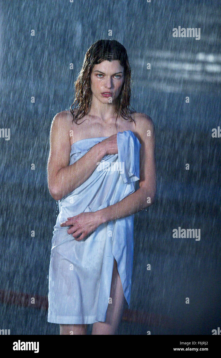 Milla jovovich as alice film title resident evil hi-res stock ...