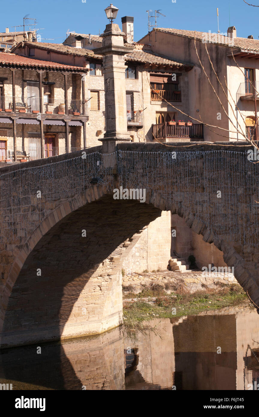 Medieval bridge spain hi-res stock photography and images - Alamy