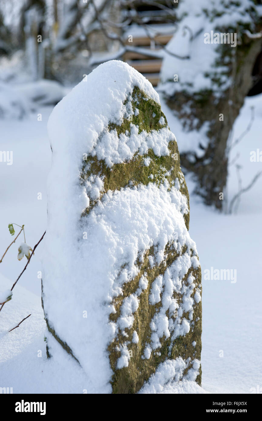 Small standing stone hi-res stock photography and images - Alamy