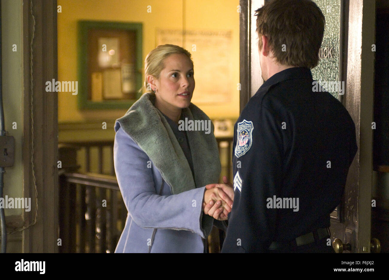 Maria bello assault on precinct 13 hi-res stock photography and images ...