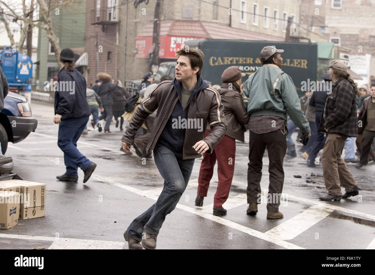 War of the worlds 2005 tripod hi-res stock photography and images - Alamy