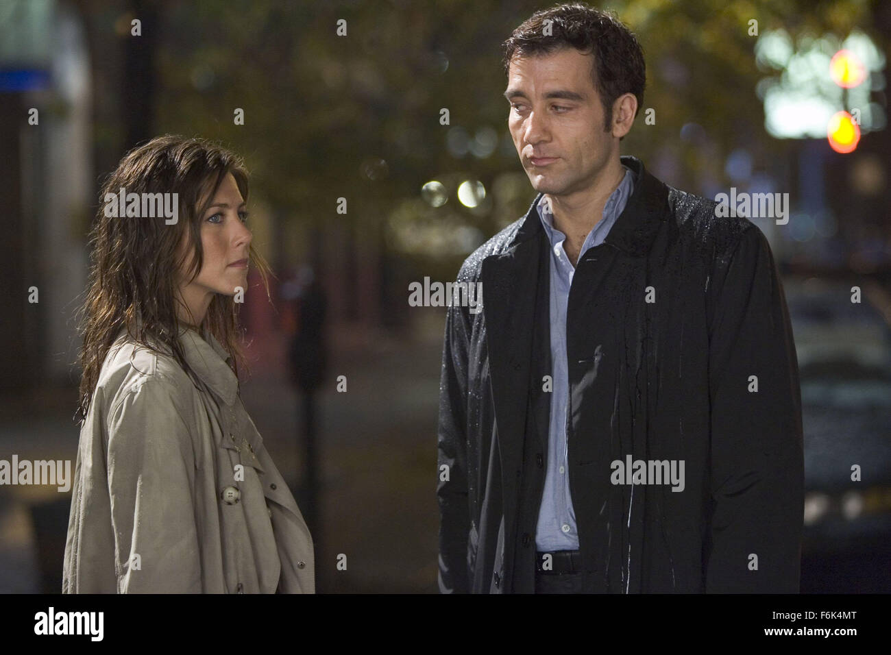 Clive owen jennifer aniston derailed hi-res stock photography and ...