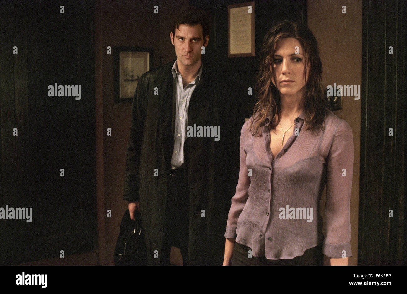 Clive owen jennifer aniston derailed hi-res stock photography and ...