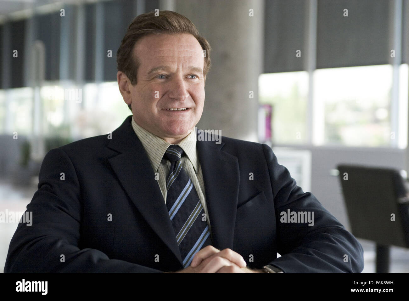 Robin Williams As Bob Munro Film Title Rv High Resolution Stock ...