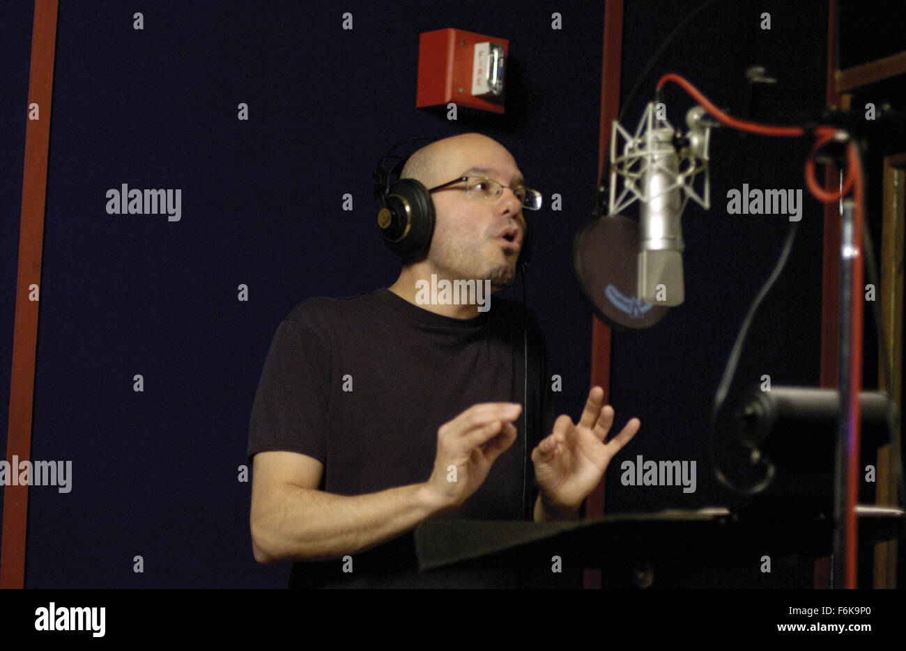 David cross curious george 2006 hi-res stock photography and images - Alamy