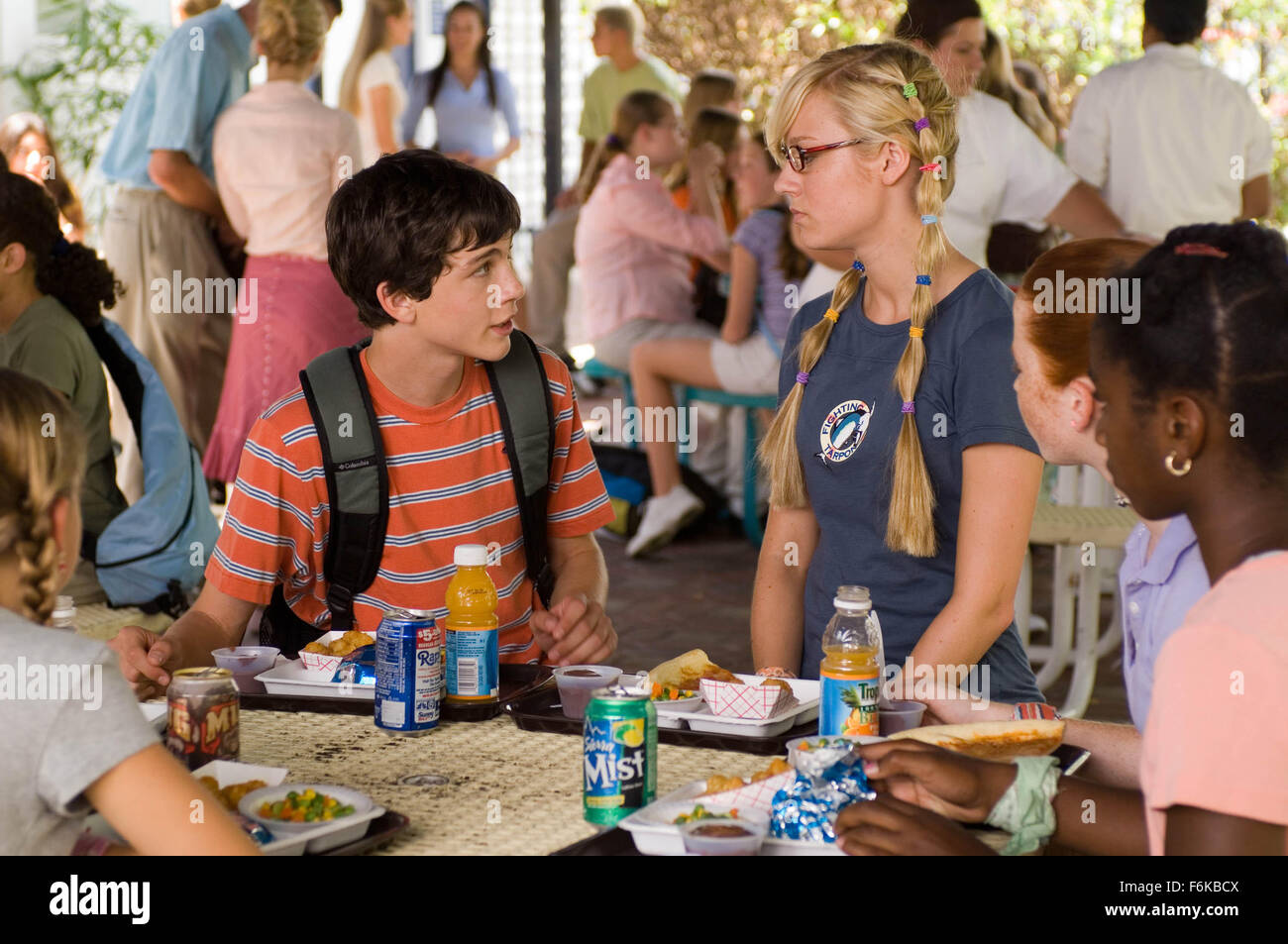 Logan lerman brie larson hoot hi-res stock photography and images - Alamy