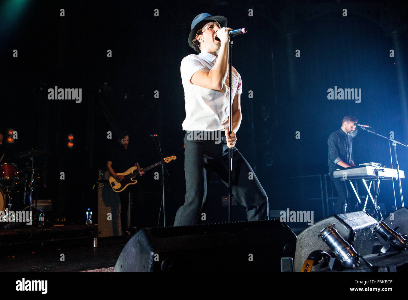 Singer paul smith of maximo park hi-res stock photography and images ...