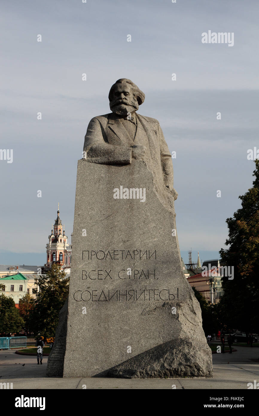 Karl marx statue moscow hi-res stock photography and images - Alamy