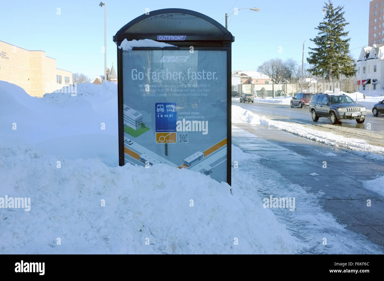 Bus stop buried under snow hi-res stock photography and images - Alamy
