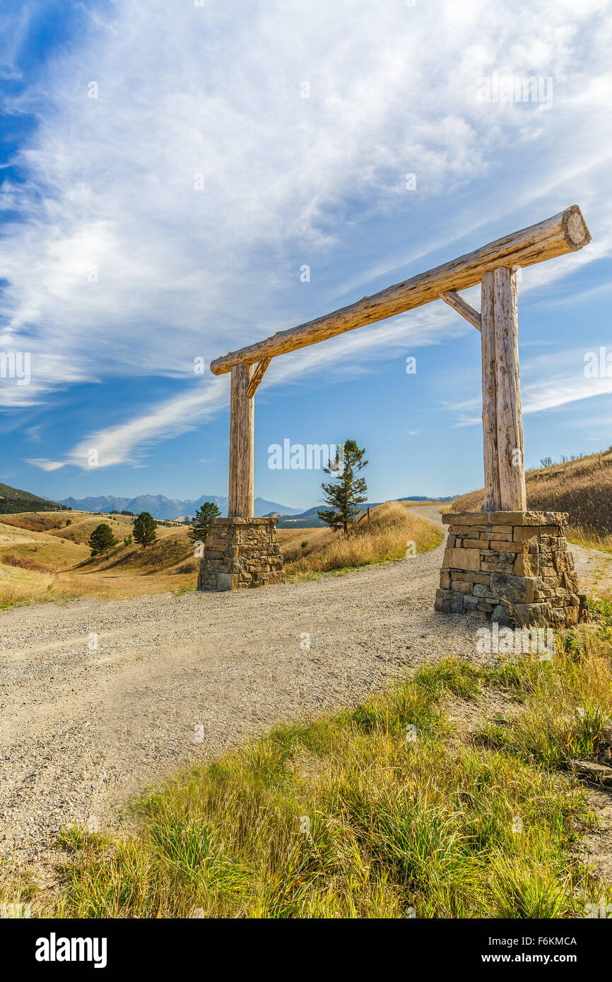 Log arch hi-res stock photography and images - Alamy