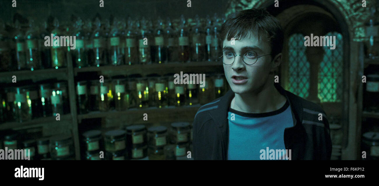 Harry potter movie daniel radcliffe hi-res stock photography and images ...