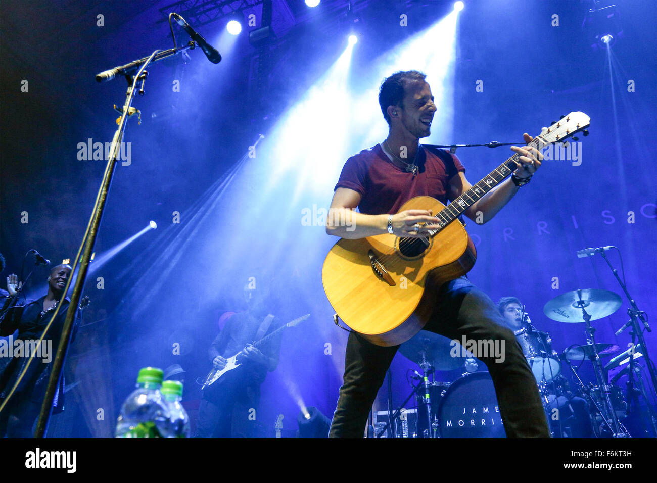 James hall singer hi-res stock photography and images - Alamy