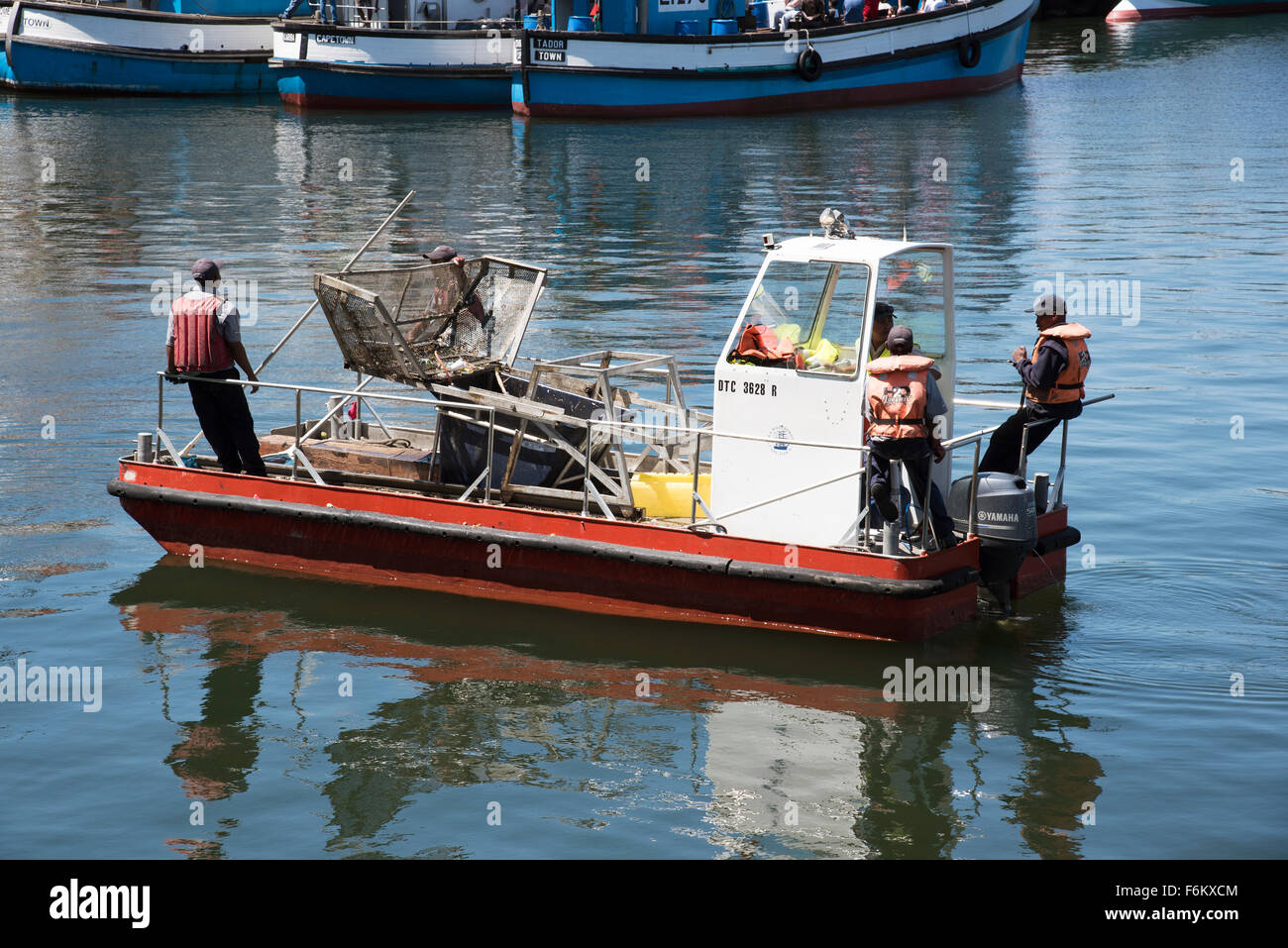 Collection of garbage from shipping hi-res stock photography and images ...