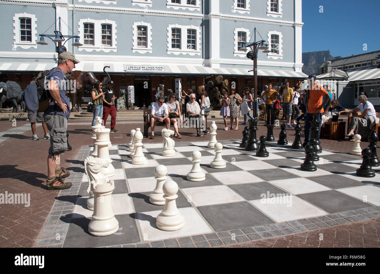 Street chess hi-res stock photography and images - Alamy