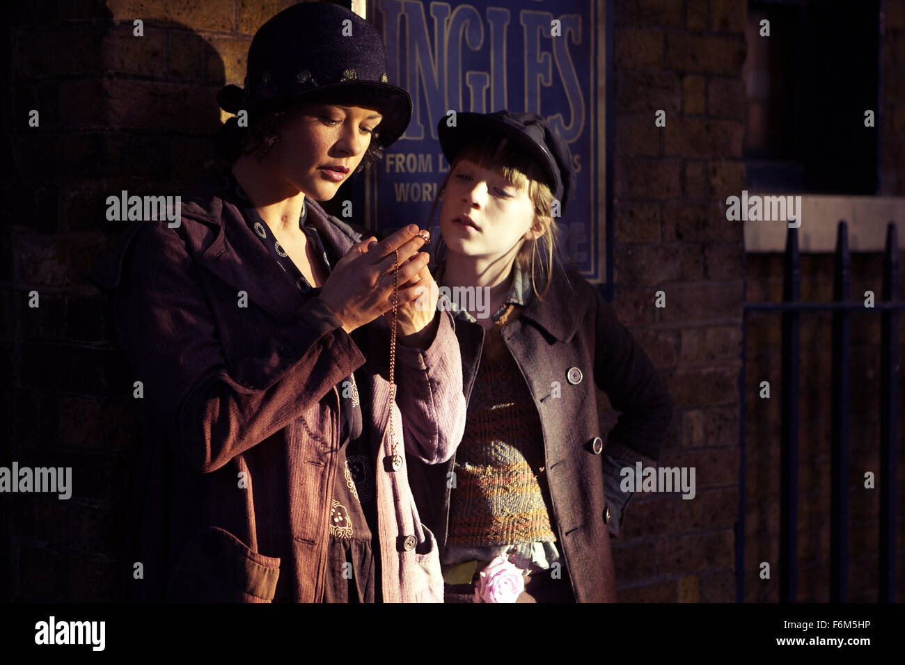 Houdini mother hi-res stock photography and images - Alamy