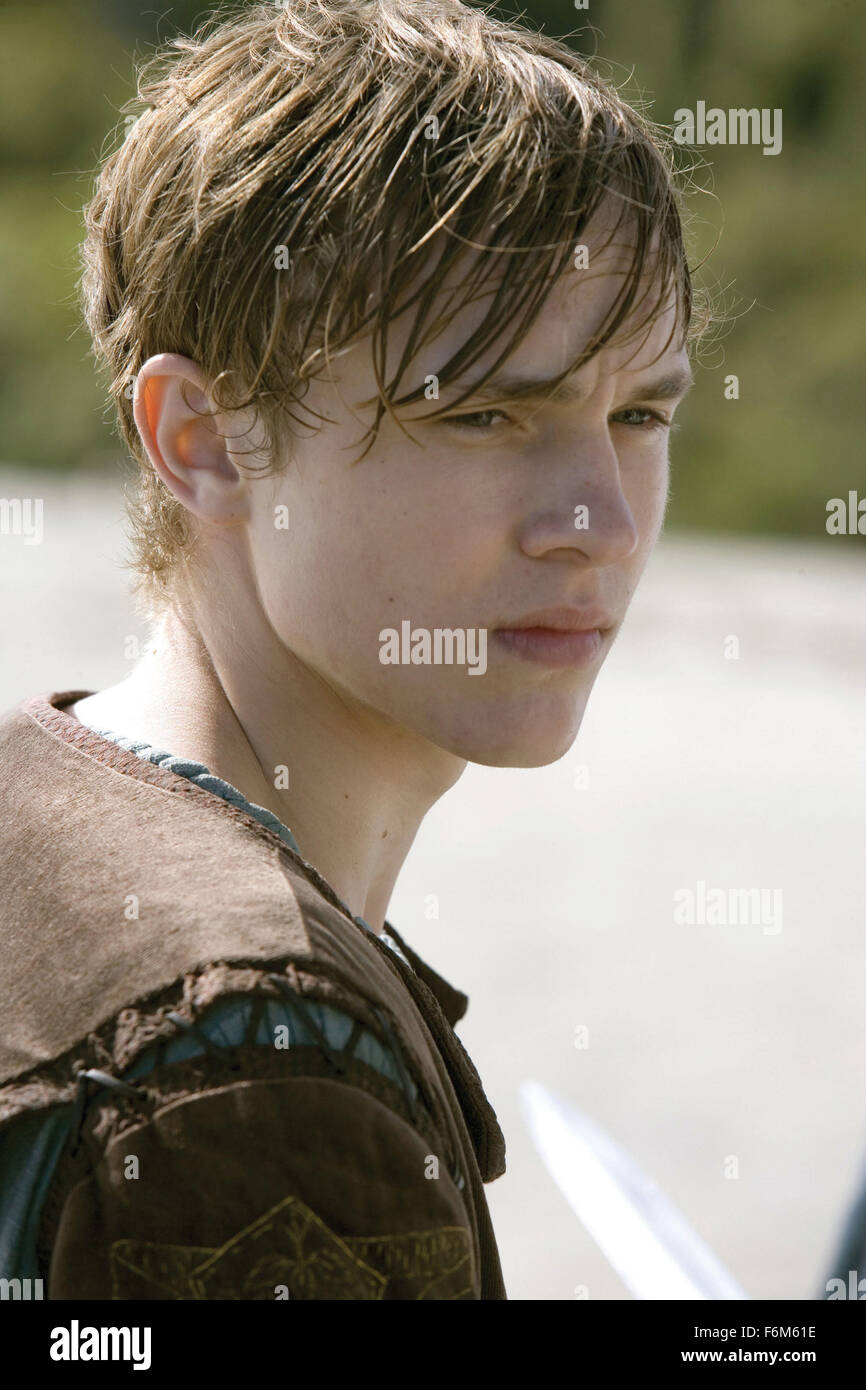 Peter pevensie narnia hi-res stock photography and images - Alamy
