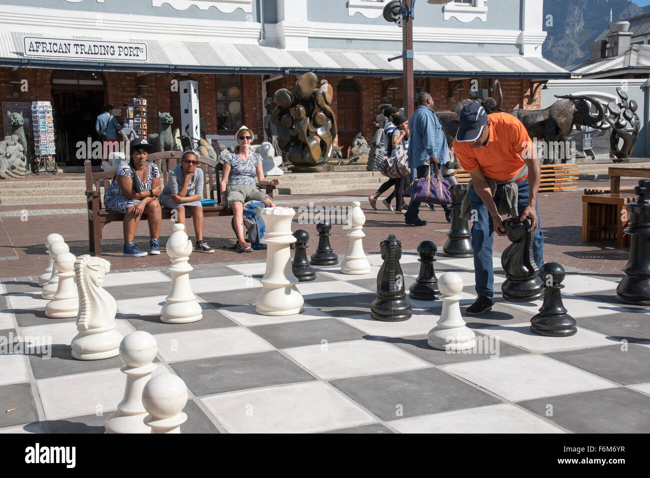 Street chess hi-res stock photography and images - Alamy