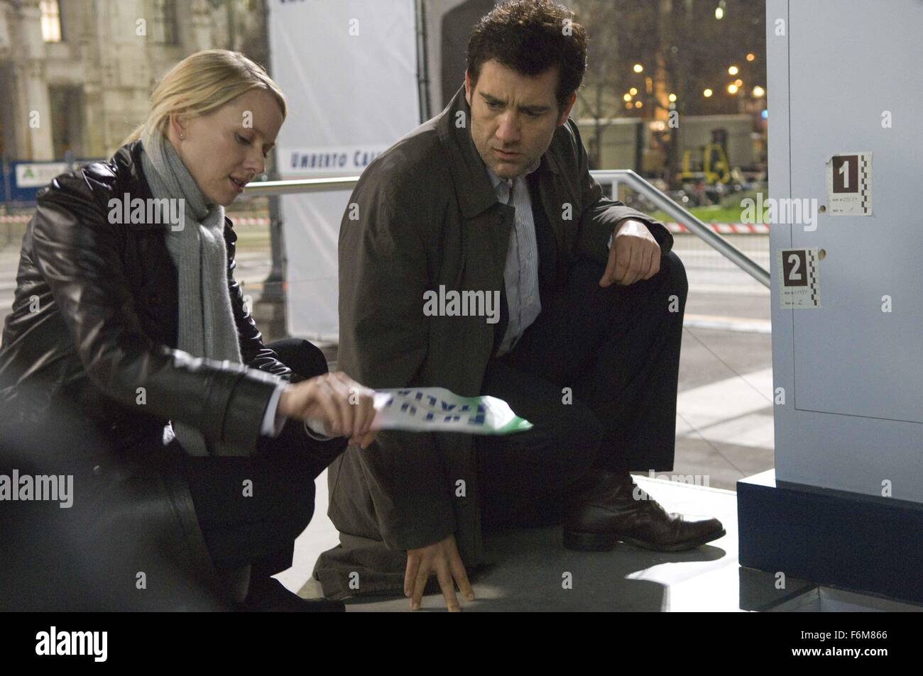 Clive owen naomi watts international hi-res stock photography and ...