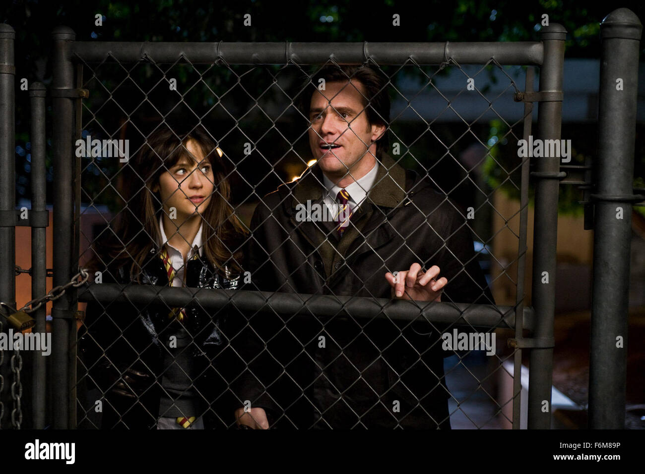 Yes man jim carrey zooey hi-res stock photography and images - Alamy