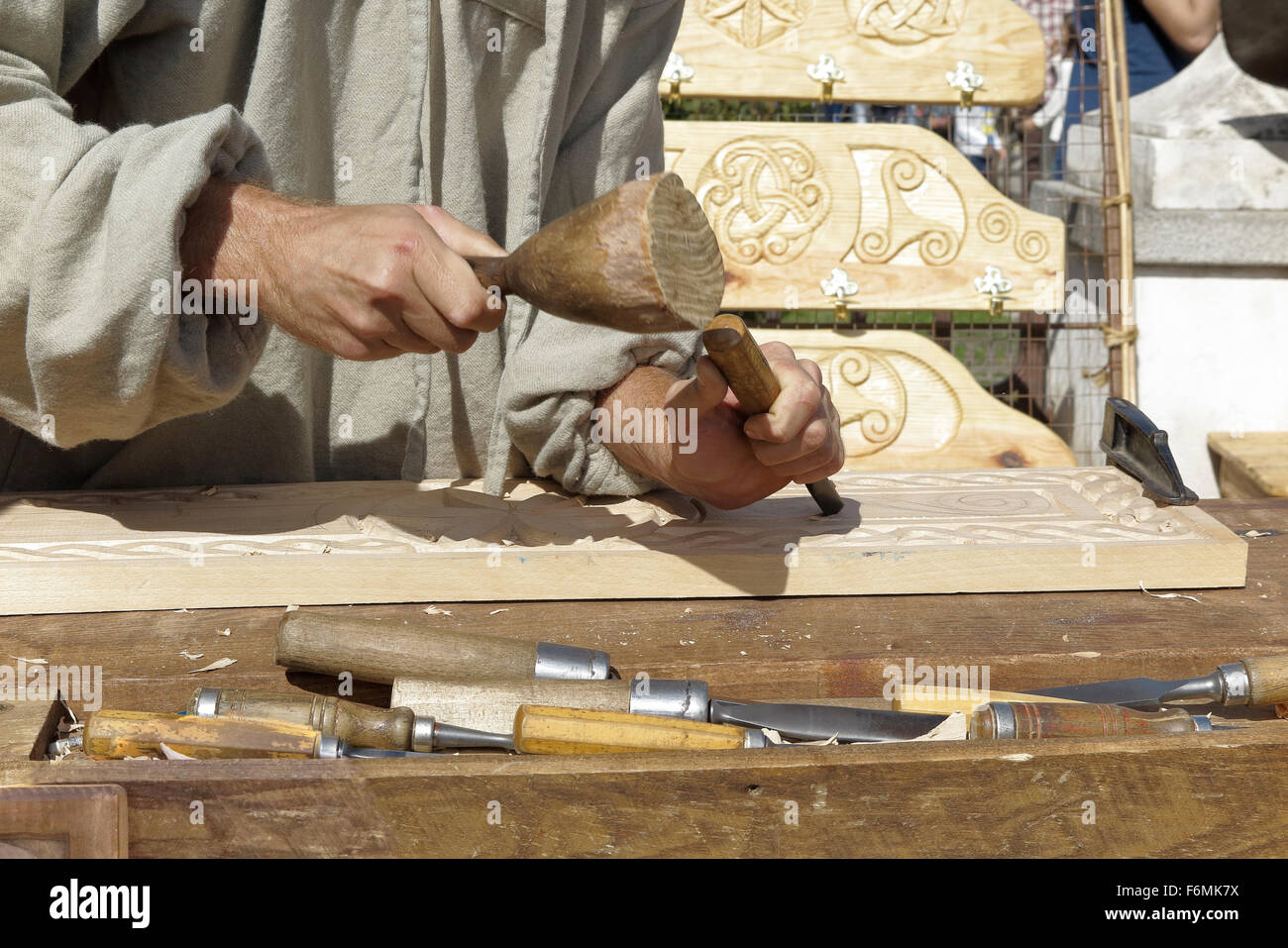 Wood sculptor tools hi-res stock photography and images - Alamy