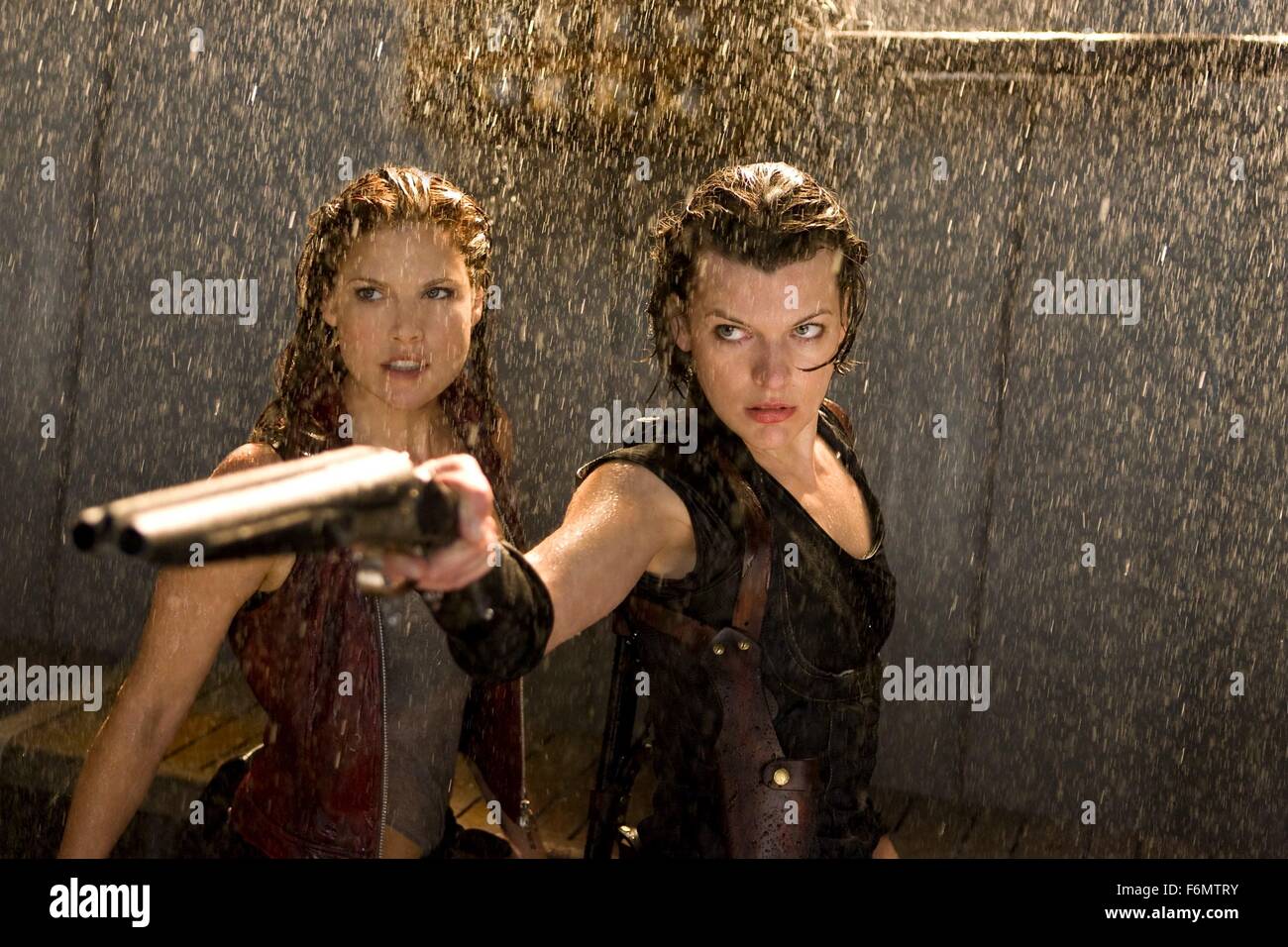 Milla jovovich as alice film title resident evil hi-res stock ...