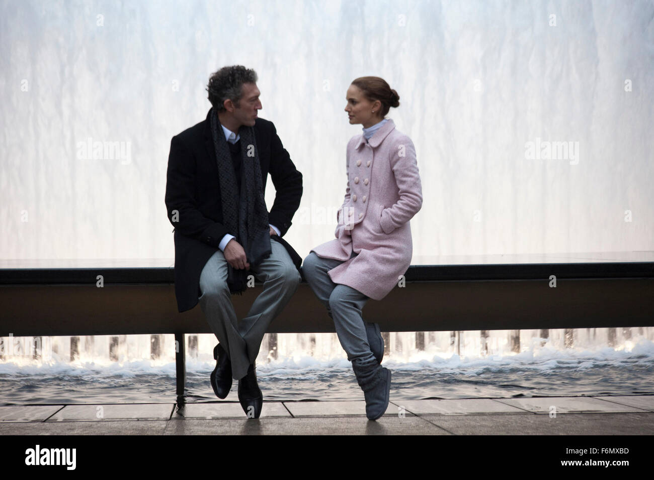 Black swan movie hi-res stock photography and images - Alamy