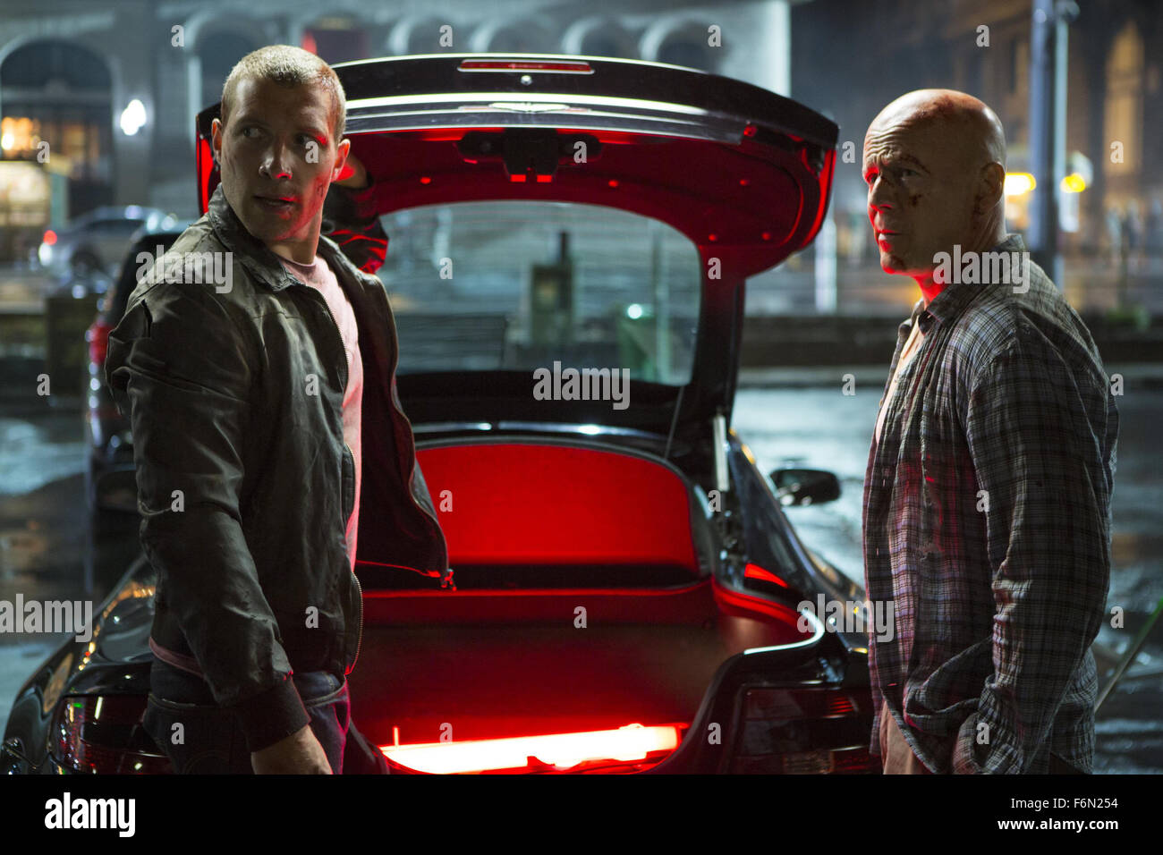 Bruce willis as john mcclane film title die hard hi-res stock ...