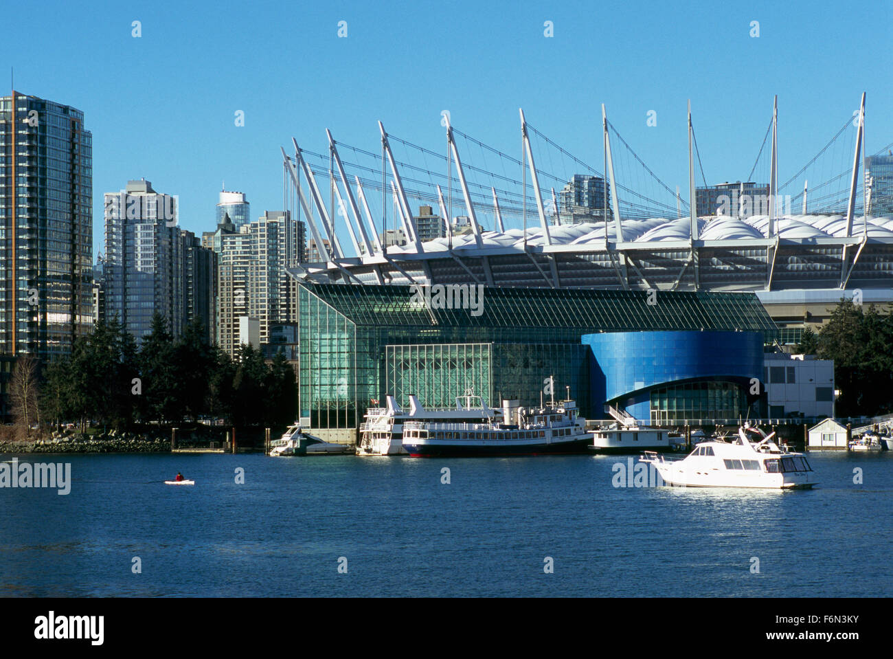 Retractable roof stadiums hi-res stock photography and images - Alamy