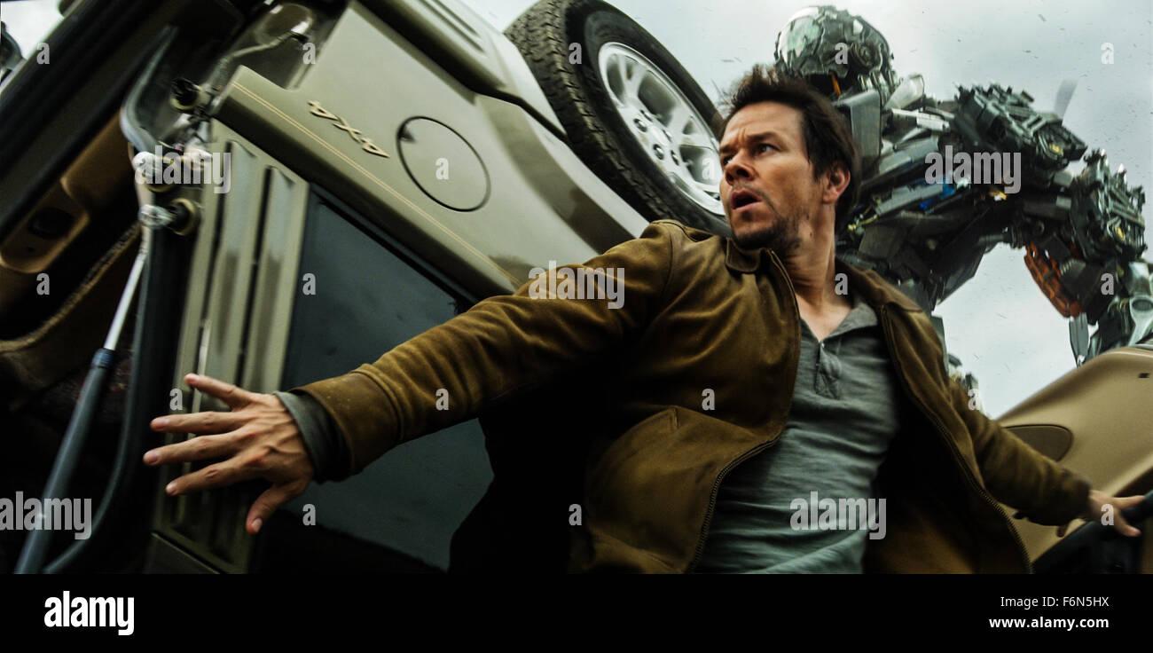 Mark wahlberg cade yeager transformers hi-res stock photography and ...