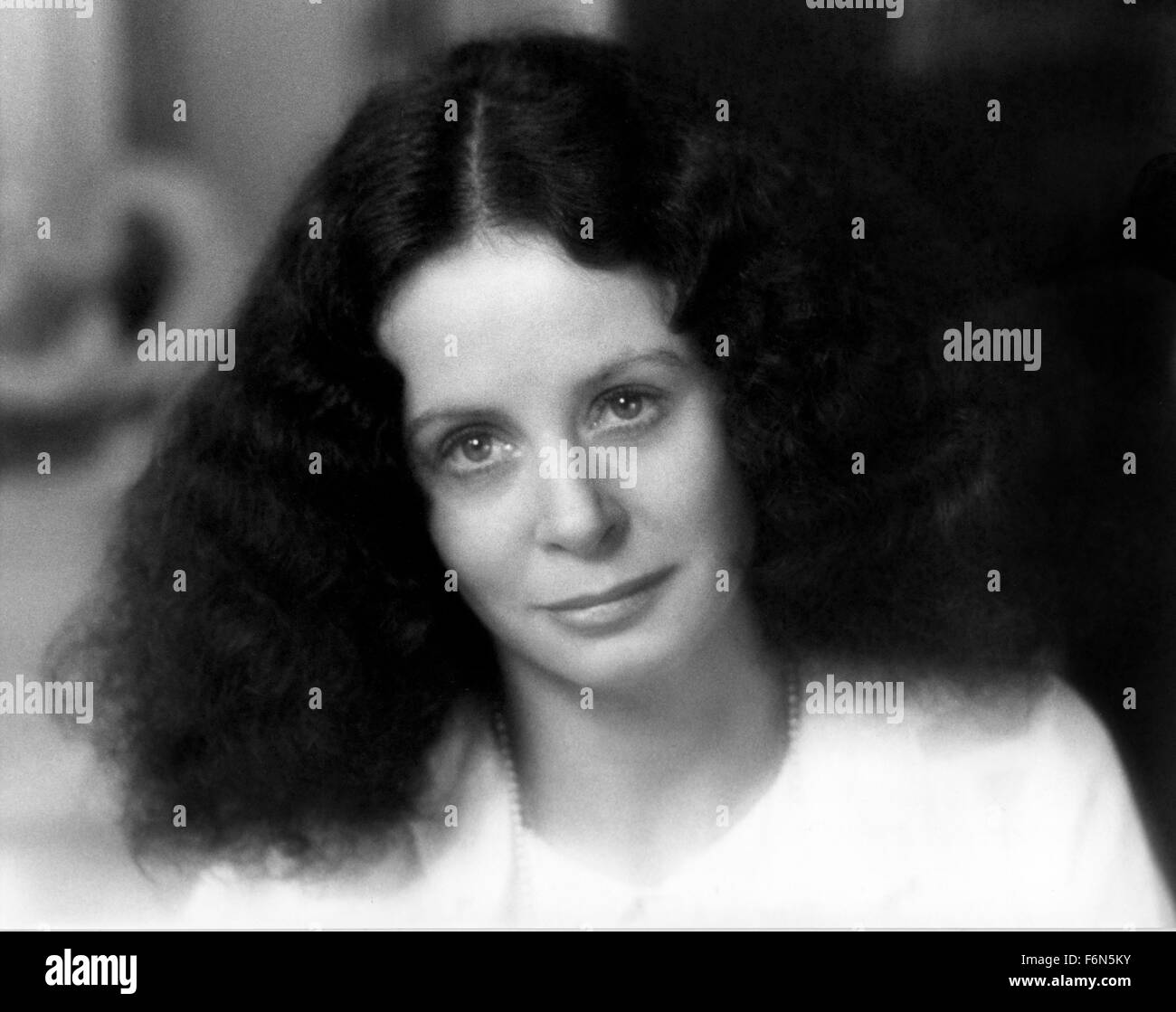 Sarah miles Black and White Stock Photos & Images - Alamy